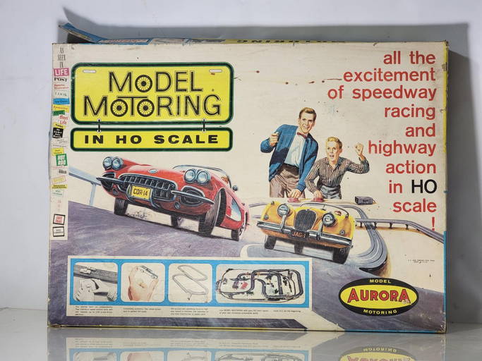Aurora Model Motoring Ho Scale Electric Race Track W/3 Cars