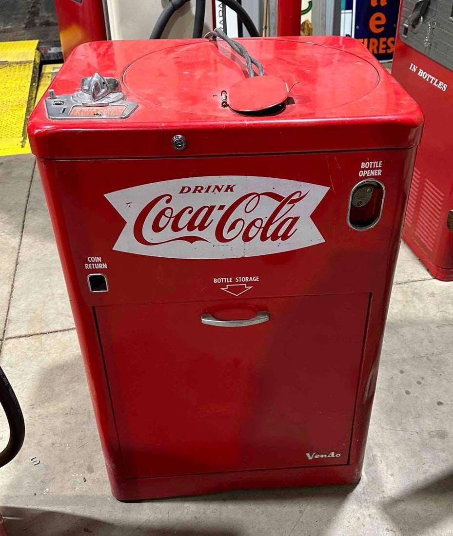 Vendo Model #25 Coin-operated Machine Auction