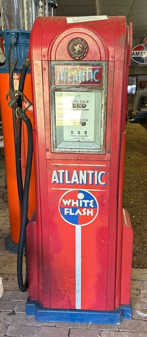 Wayne Model #60 Computing Gas Pump Auction