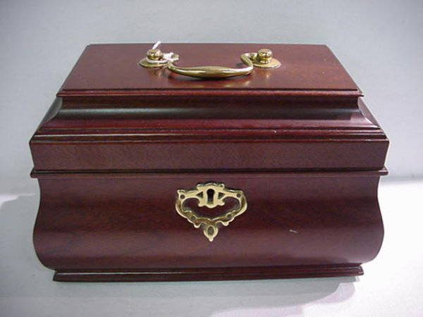 Cw Colonial Williamsburg Mahogany Tea Caddy