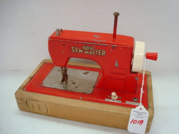 1018: Child's Toy KAYanEE SEW MASTER Sewing Machine: