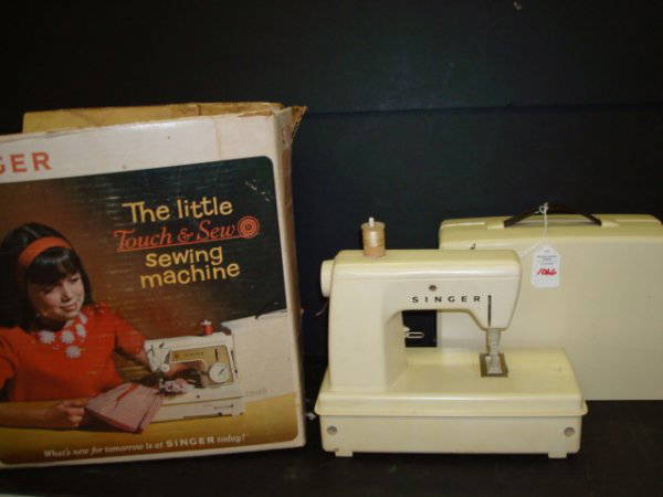 Singer Little Touch And Sew Childs Sewing Machine