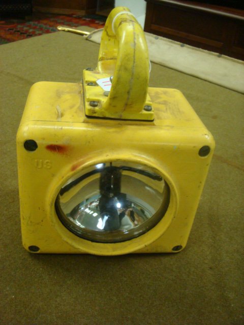 17: US NAVY Battle Lantern: