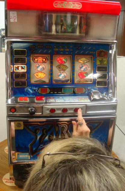 215C: MACY Electronic Coin Operated Slot Machine: - Jun 20, 2010 ...