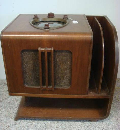 1938 Golden Oak Deco Zenith Chairside Radio