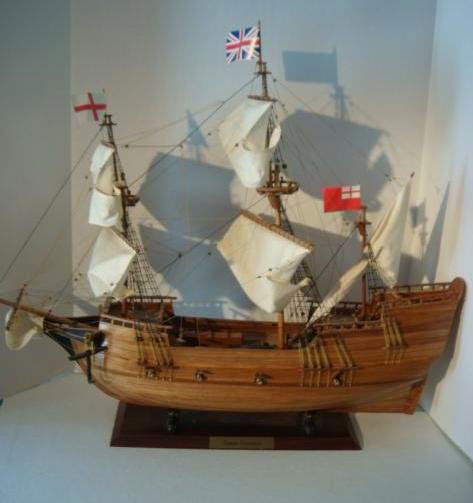 115: Wooden Ship Model "SUSAN CONSTANT"