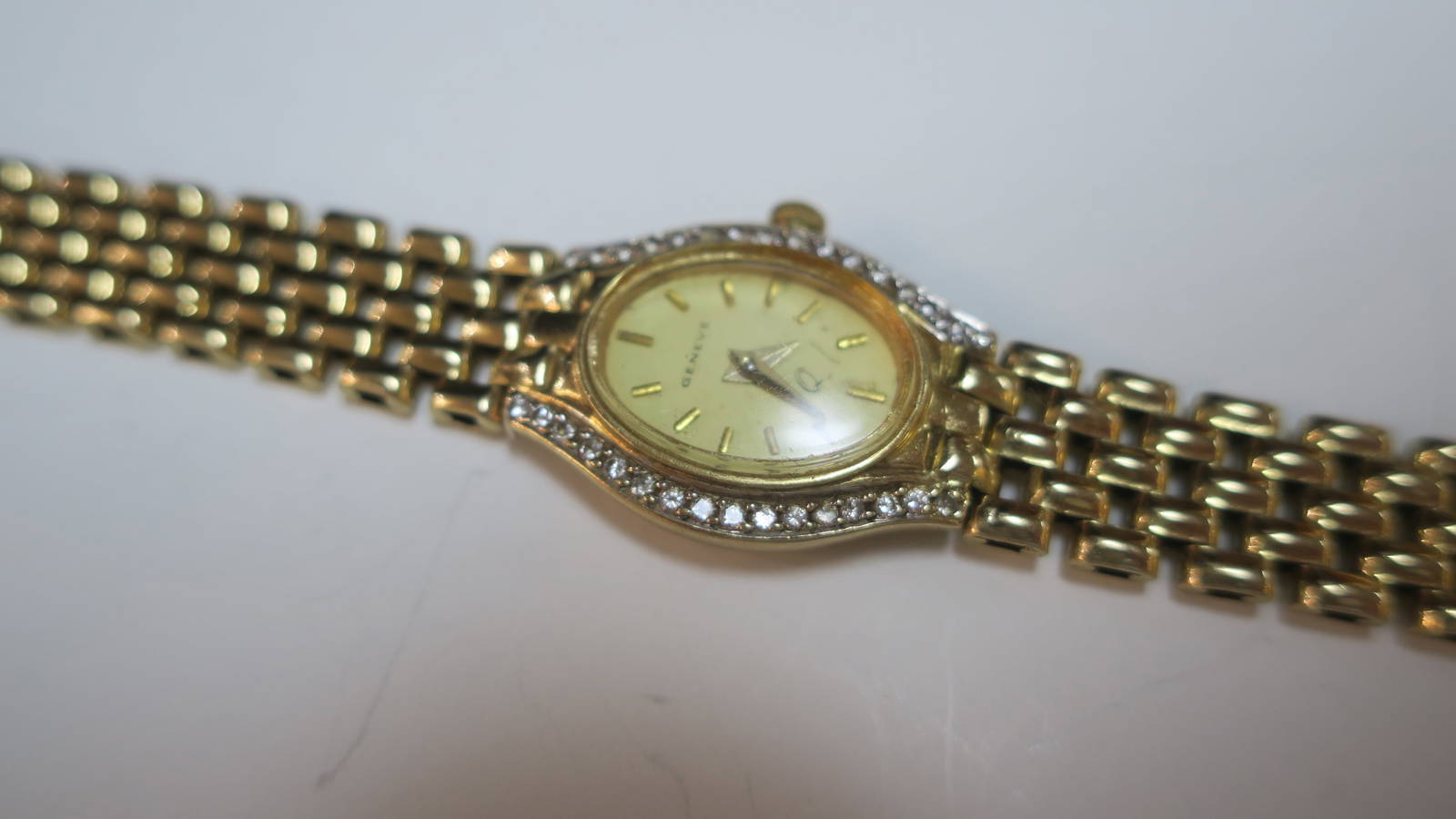 Vintage Geneve Ladies 14kt And Diamond Watch: Auction