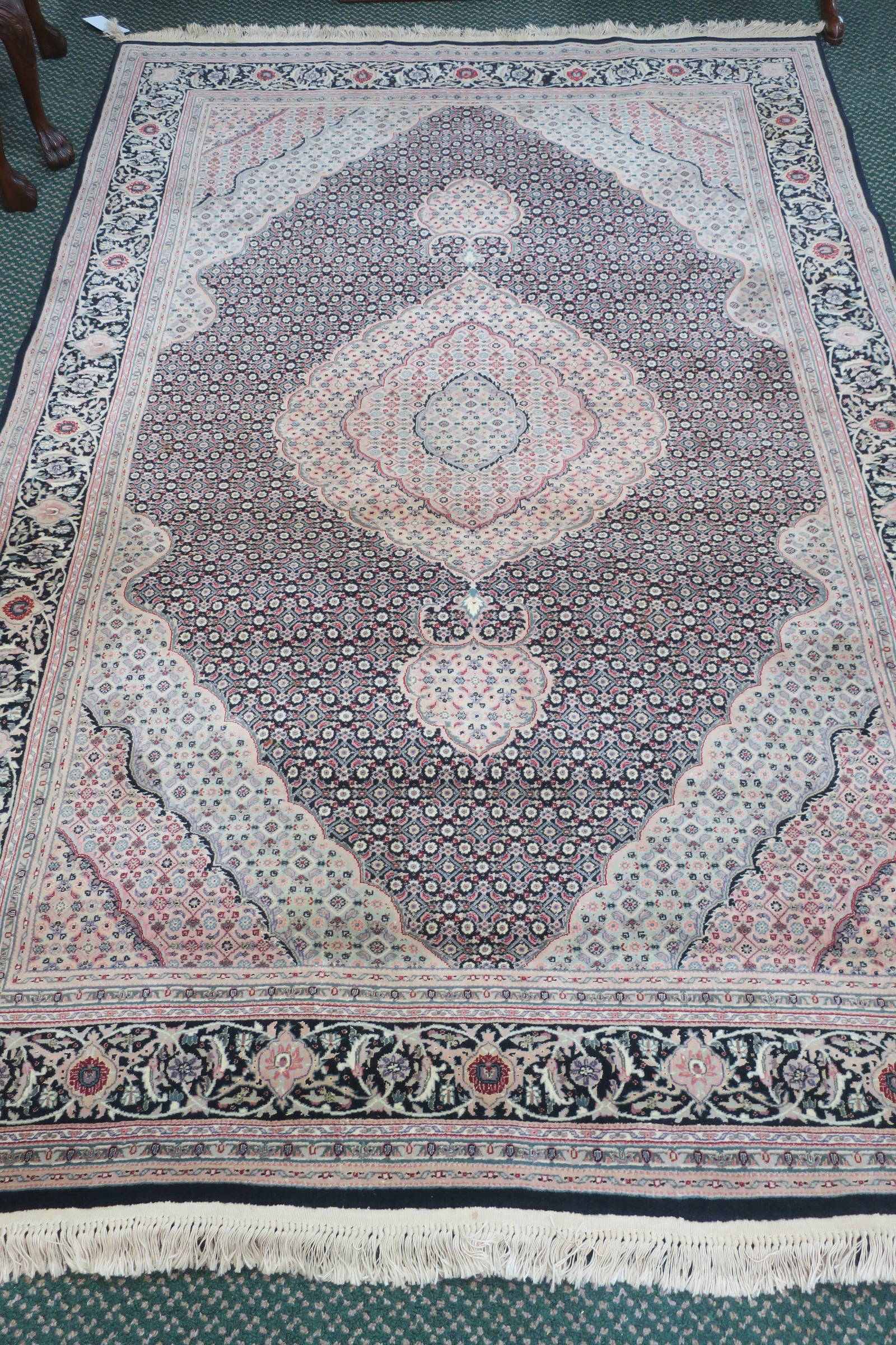 Tabriz Mahi Wool Fish Pattern Rug: Auction