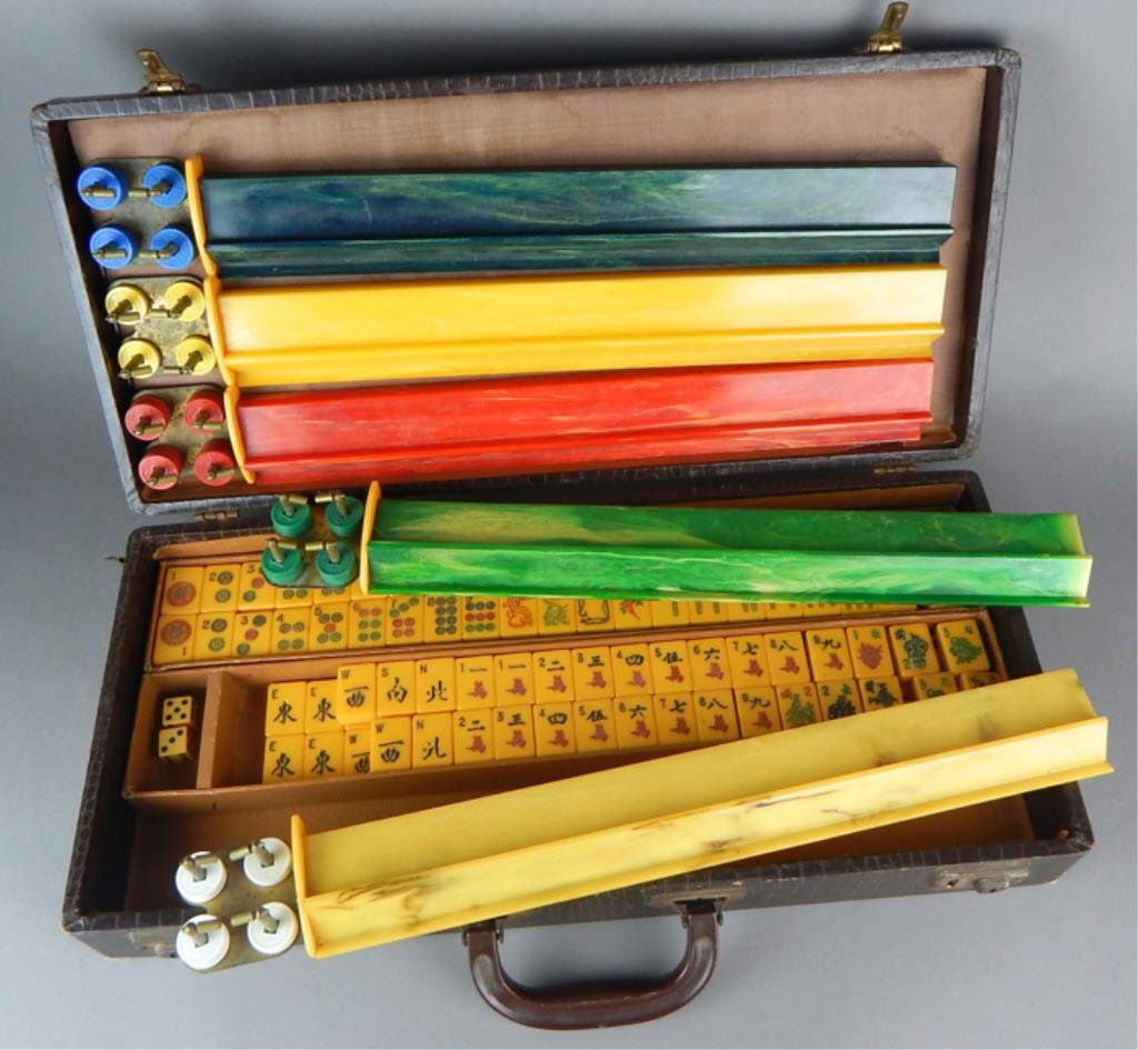 Vintage 1940s Bakelite Mahjong Set