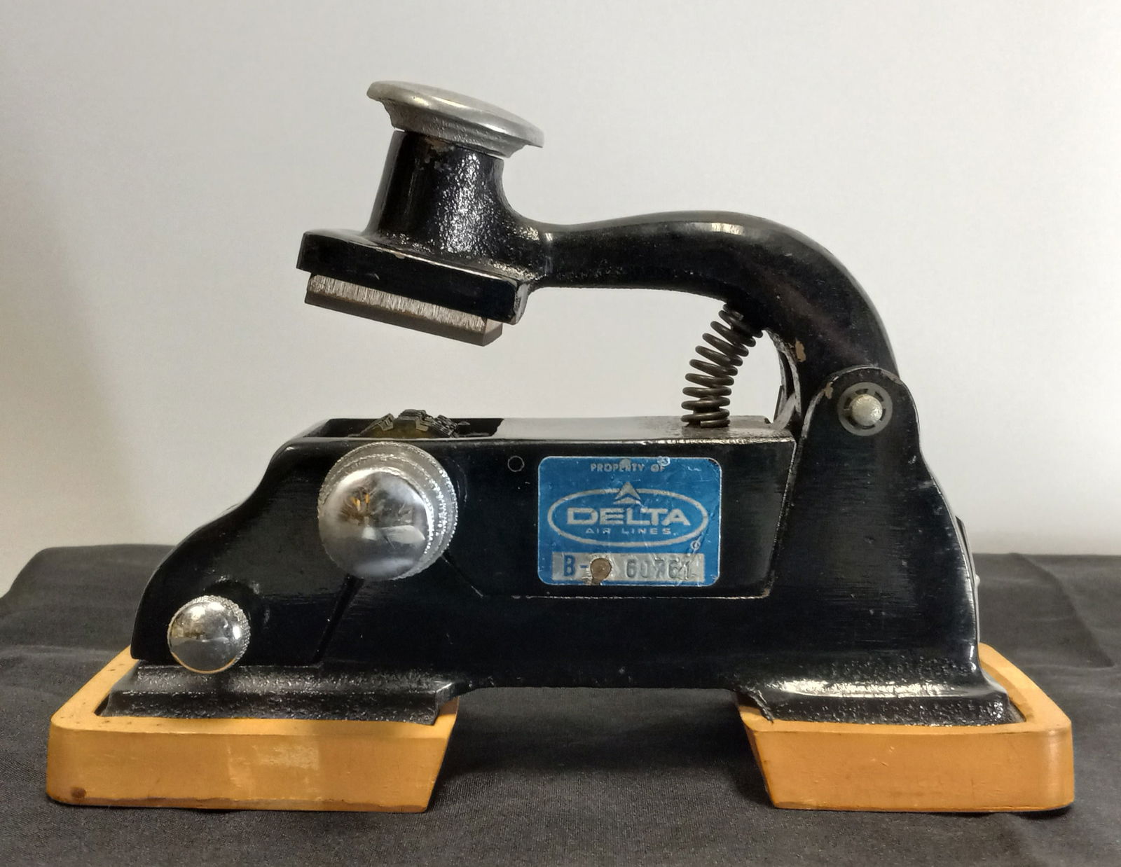 Original Delta Ticket Validator Auction