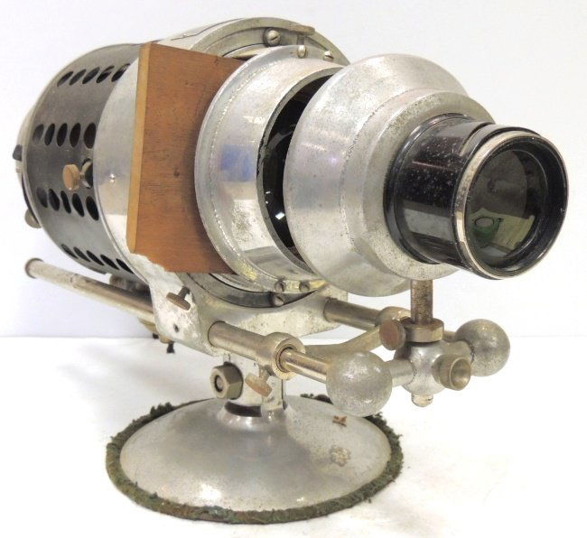 Victor Animatograph Co. Portable Stereopticon Light