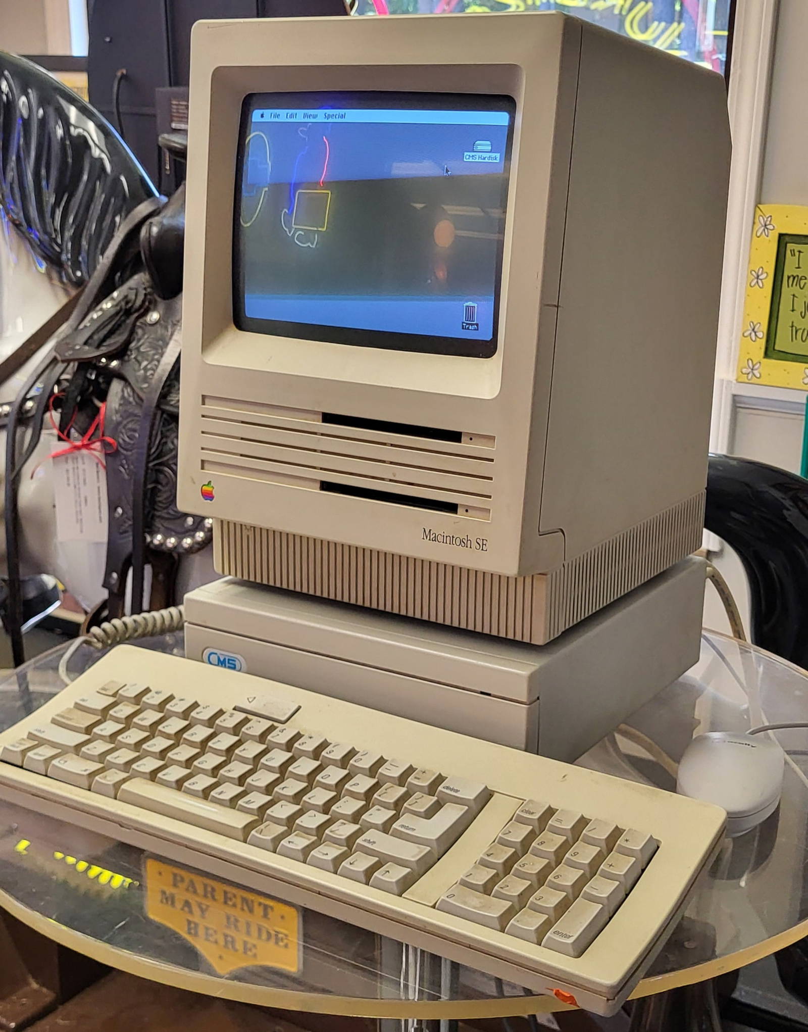 1980's Apple Macintosh Se 1 Computer In Working Condition Auction