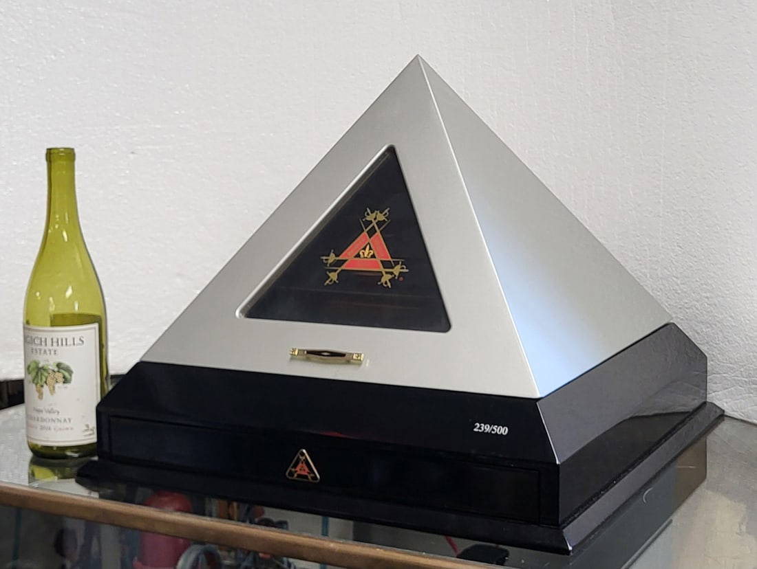 Montecristo Pyramid Humidor - Jun 14, 2025 | Red Baron Antiques In Ga