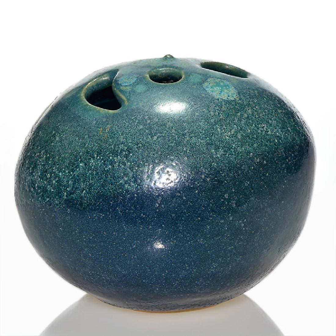 Fong Chow Studio vase, crystalline mat finish, 4 1/4