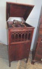 Pathe Freres Mahogany Phonograph - Jan 13, 2014 | Finney's Auction Inc ...