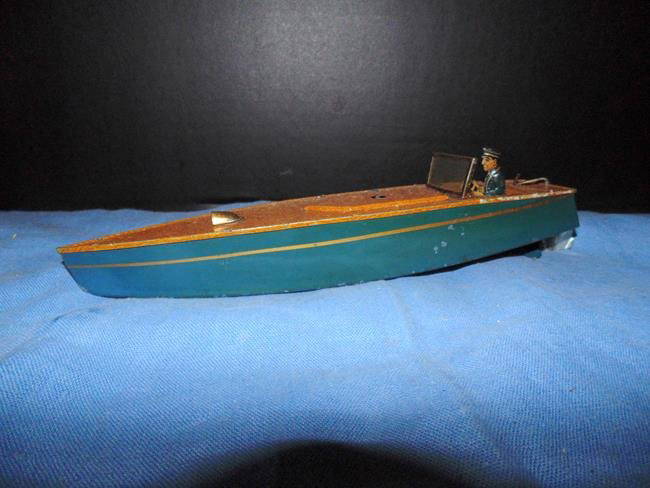 Tin Litho Wind Up Speed Boat & Driver