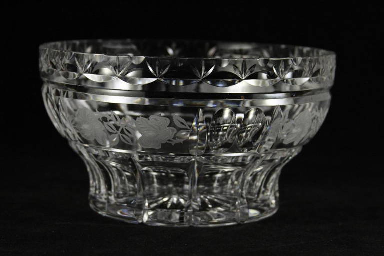 Intaglio Cut Glass 9" Bowl