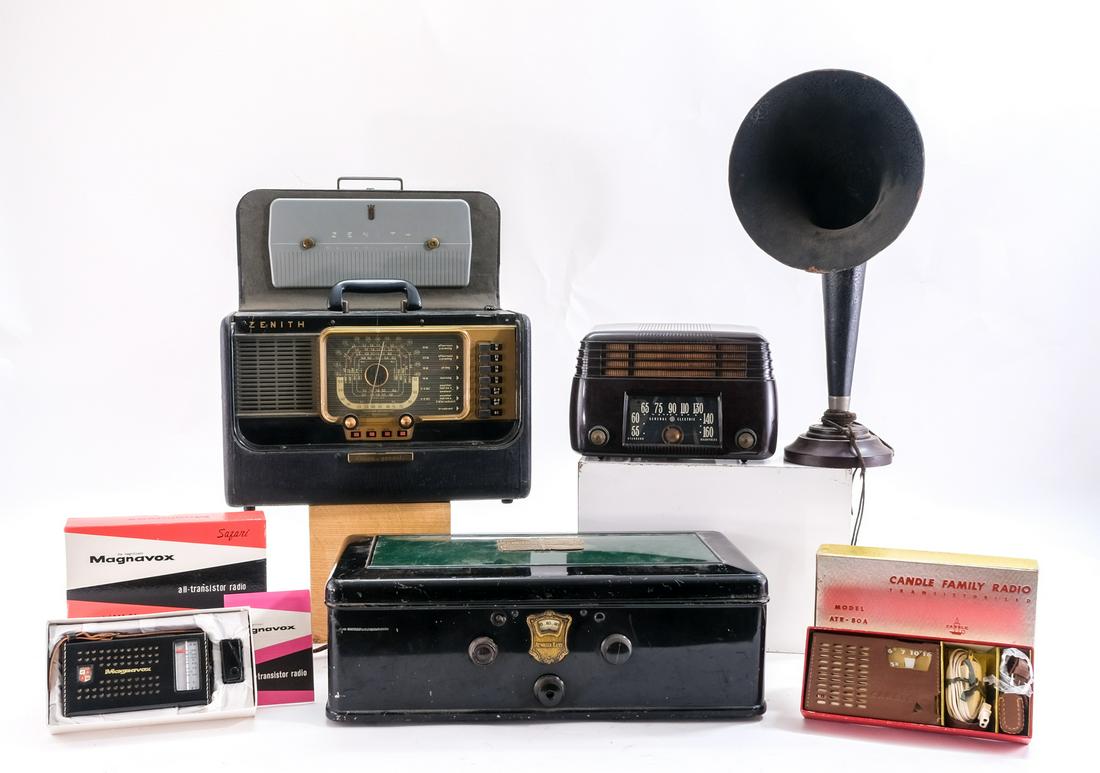Vintage Radios And Speakers