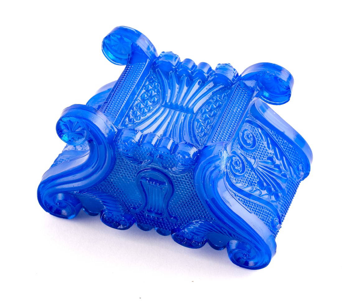 Blue Lyre Le-3 Lacy Period Open Salt Auction