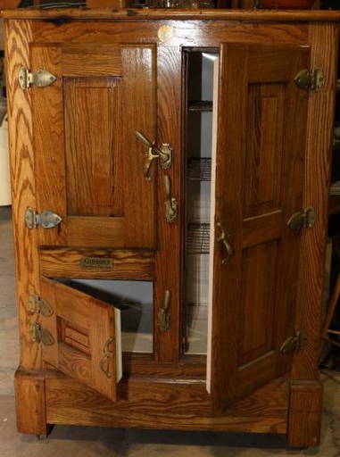 Gibson 3 Door Oak Ice Box