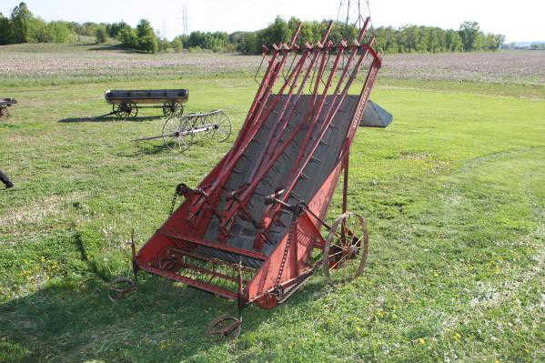 350C: Massey Harris Hay Loader