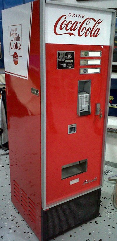 461: 1960's -1970's coca cola vending machine