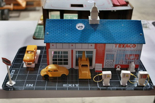 170: . Texaco toy gas station