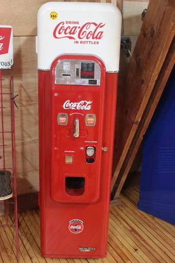 Reproduction Vendo 44 Coke Machine