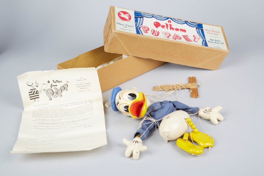 Donald Duck Puppet, Marionette