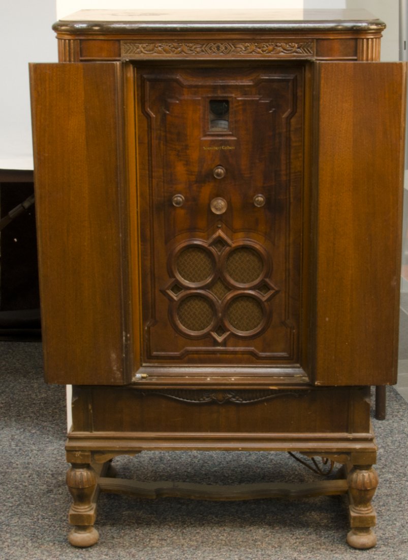 Majestic Model 90 Console Cabinet 4-Leg Radio - Jun 01, 2013 ...