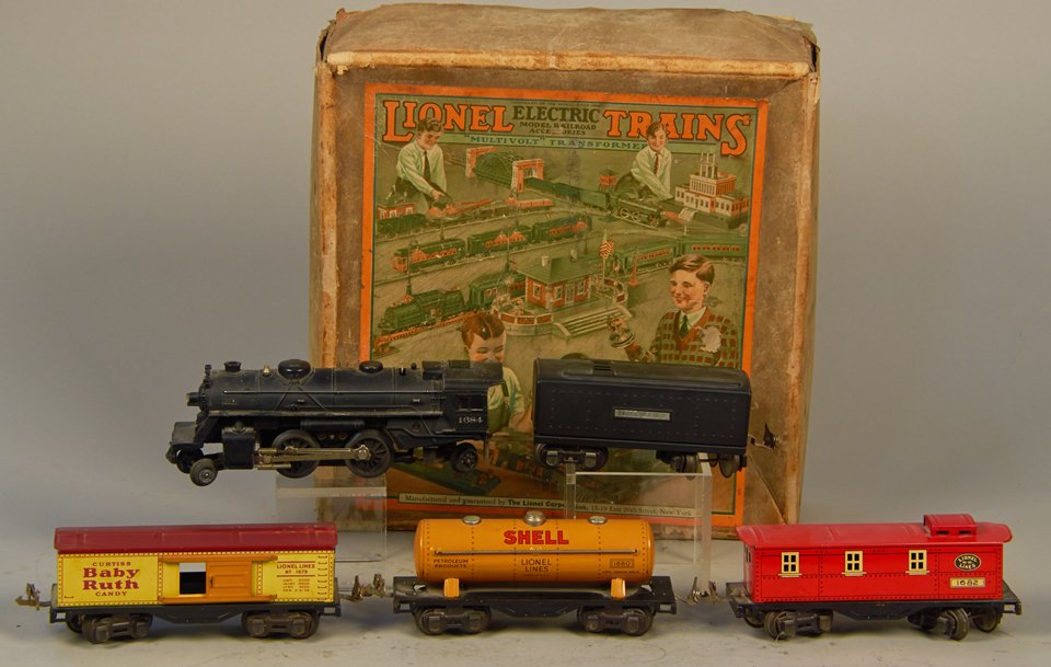Vintage Pre-War Lionel Electric Train Set w/ Box