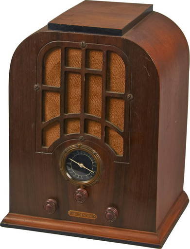 Goldtone Small Wood 3 Dial Tombstone Radio