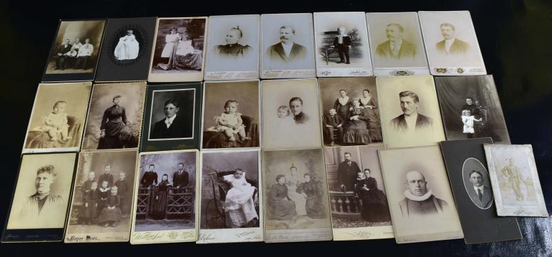 25 Cdv Photographs