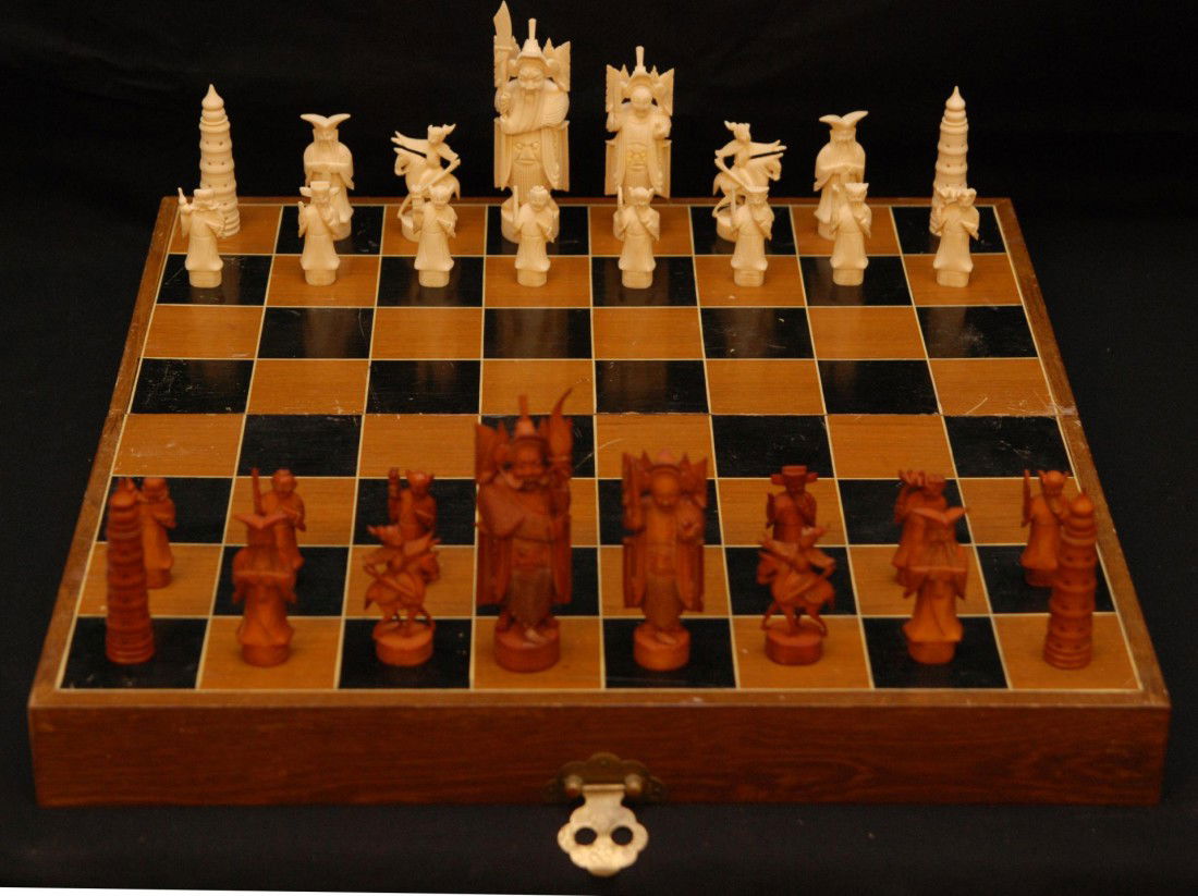 410: CHINESE HAND CARVED IVORY CHESS SET w BOX