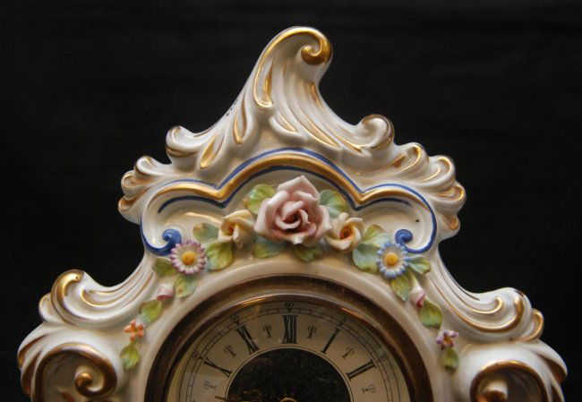 CAPODIMONTE ITALIAN PORCELAIN MANTLE CLOCK : Lot 7