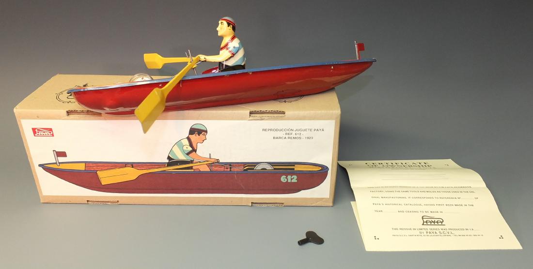PAYA MAN IN ROWBOAT TIN WINDUP & BOX