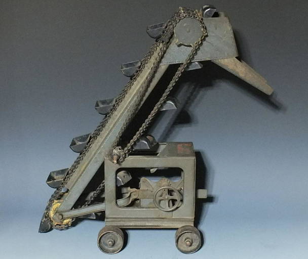 Antique 1920's Buddy L Sand Loader