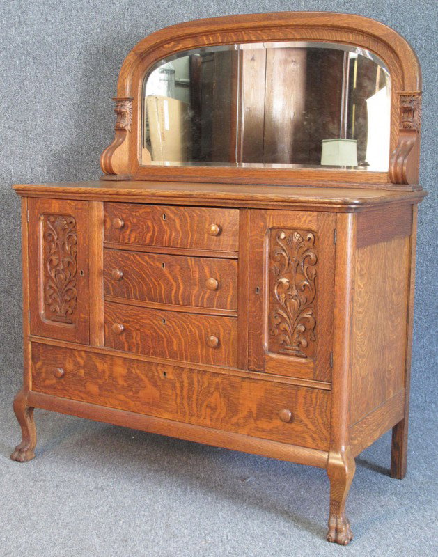 585: OAK CLAW FOOT BUFFET with mirror top height: 61",