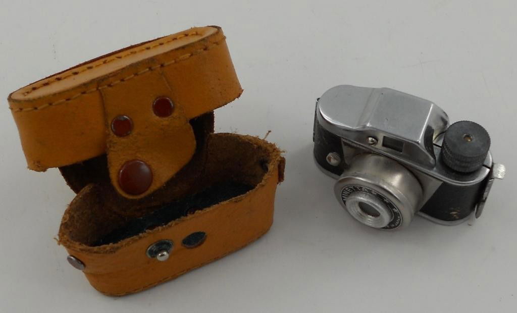 Minetta Miniature Spy Camera And Case