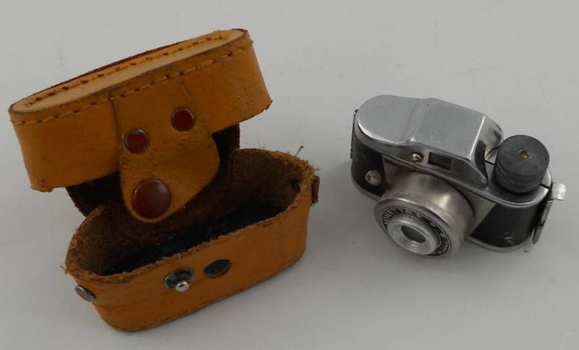 Minetta Miniature Spy Camera And Case