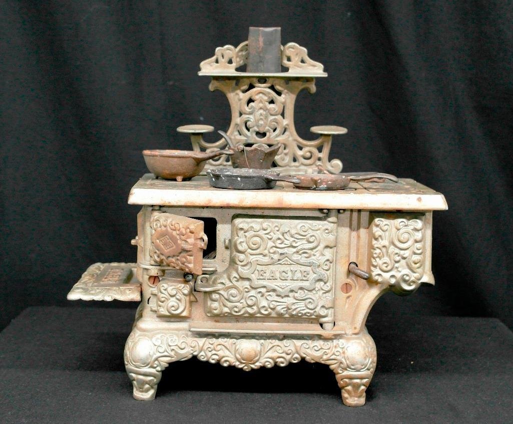 Cast Iron Eagle Miniature Stove With Pot And Pans