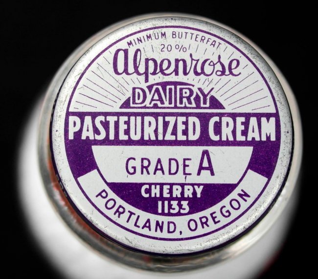 Alpenrose Dairy Quart Cream-Top Milk Bottle from OR : Lot 238