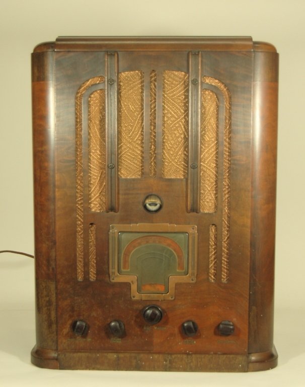 RCA Victor Model 9T Radio
