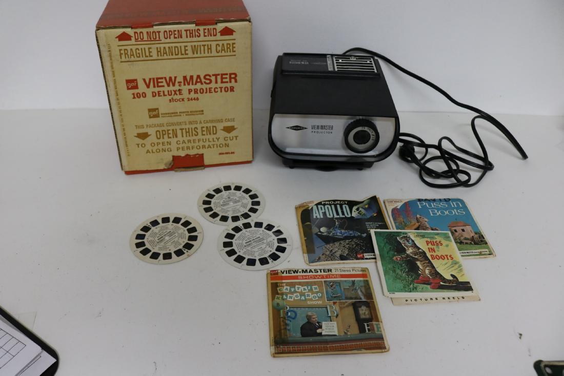 Gaf View Master 100 Deluxe Projector with reels