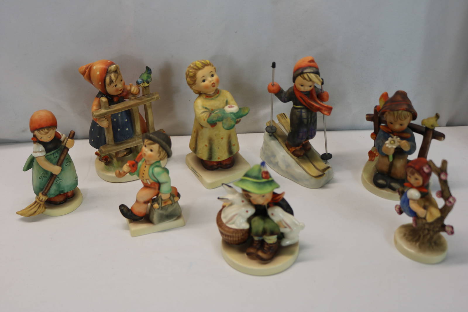 Lot Of 8 Vintage Hummels Auction