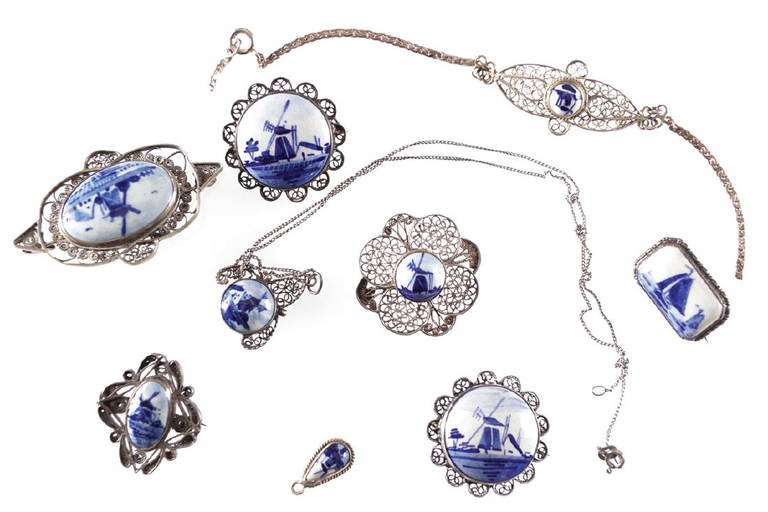 Nine Pieces Of Delft Hand Painted Jewellery