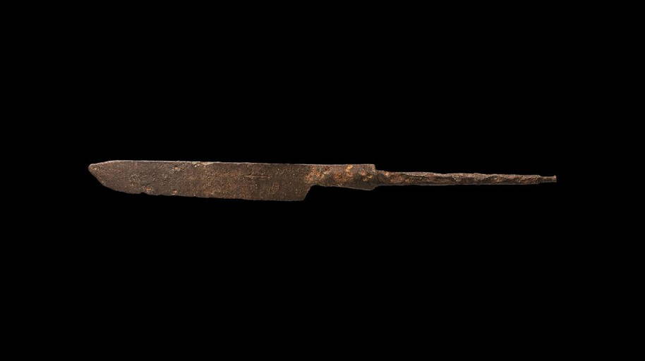 Roman Knife Blade