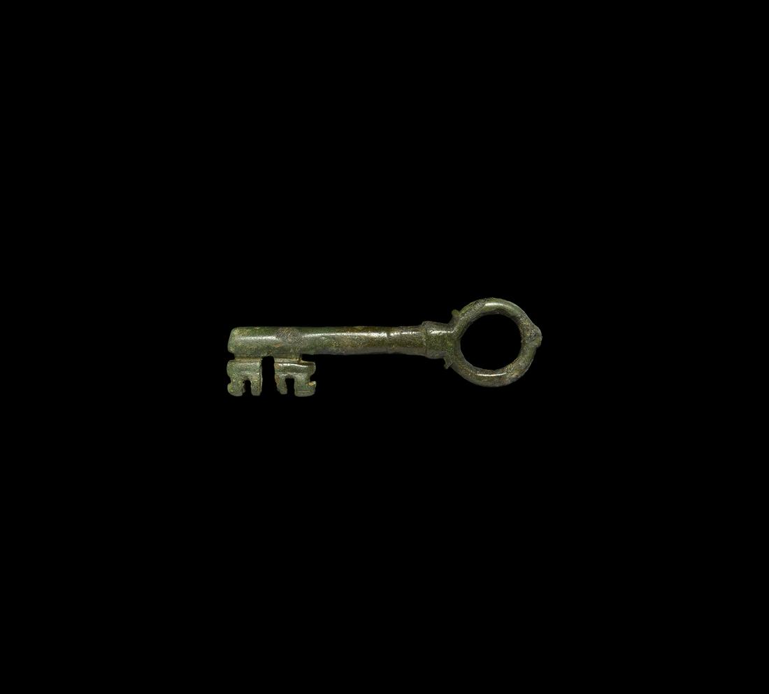 Medieval Large Door Key - May 28, 2021 | TimeLine Auctions Ltd. in Essex
