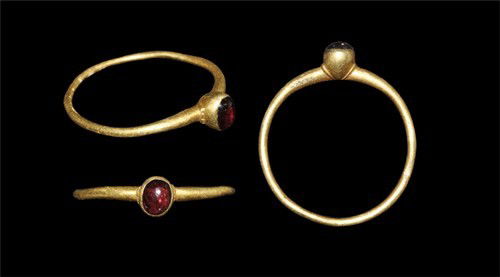 Medieval Gold Decorated Ring with Garnet - Dec 08, 2016 | TimeLine ...