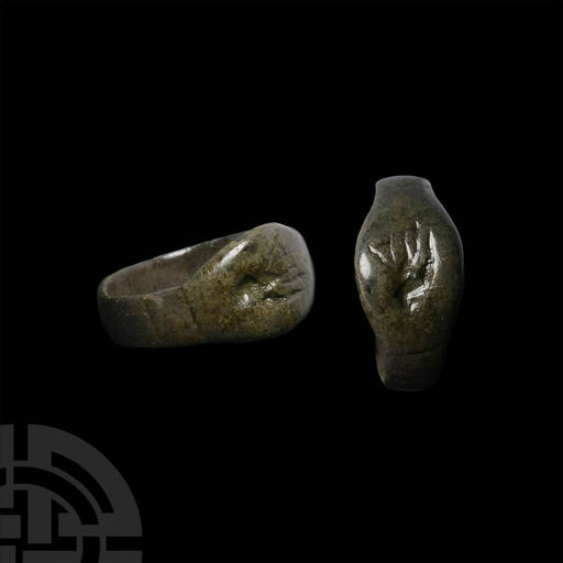Roman Ring With Hand Motif
